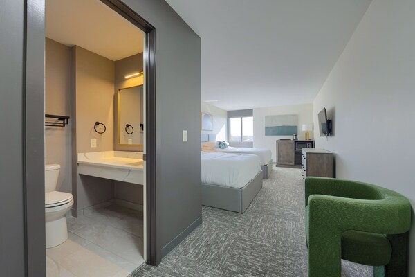 Lititz Pointe Inn And Suites - Lititz, PA