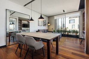 Apartamento Deluxe | Sala de jantar