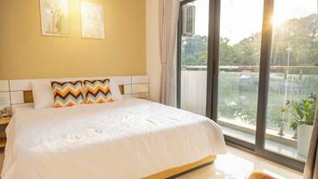 Apartamento Deluxe, 1 quarto, varanda, Vista para a cidade | 1 quarto, roupa de alta qualidade, camas de colchão viscoelástico