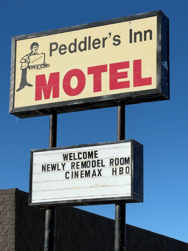 Peddlers Inn Motel - Kansas