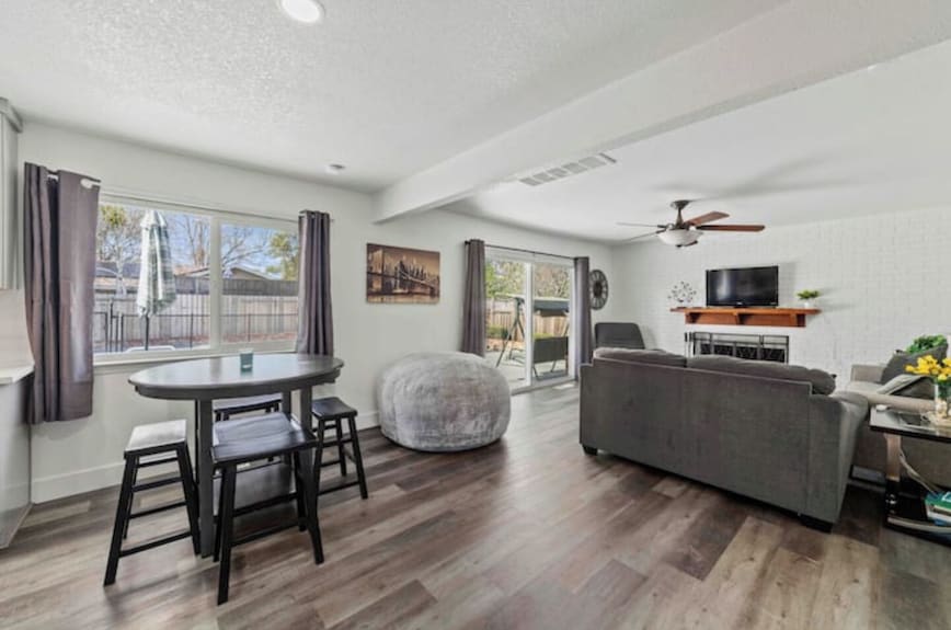 Yuba City Front Unit 5 Beds 1 Bath With Shared Pool, Laundry, Backyard - Yuba City, CA