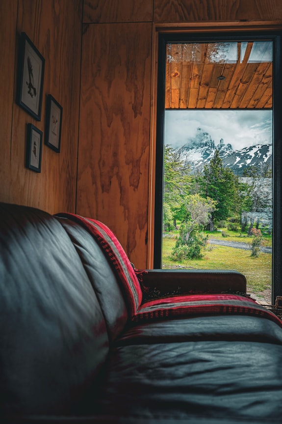Refugio Calafate En Carretera Austral - Patagonia Con Vista A Cerro Castillo - Aysén