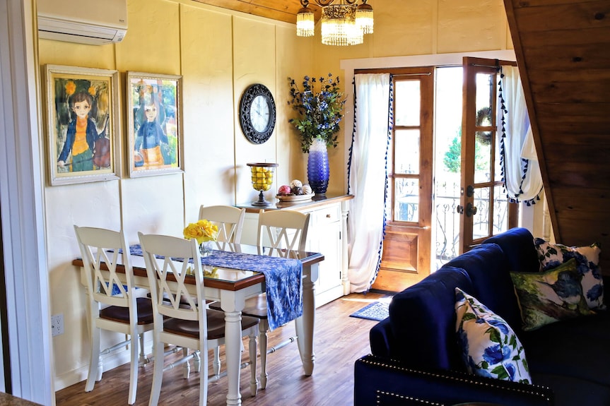 Discover The Charm Of Wine Country At The Briarwood One-bedroom Apartment! - Atascadero, CA