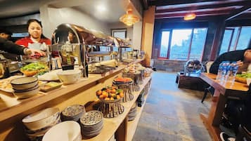 Pequeno-almoço tipo buffet diário incluído
