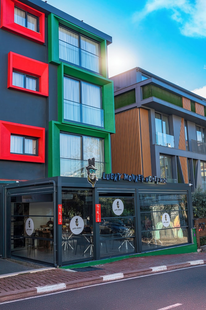 Lucky Monkey Midi Hotel - Kepez