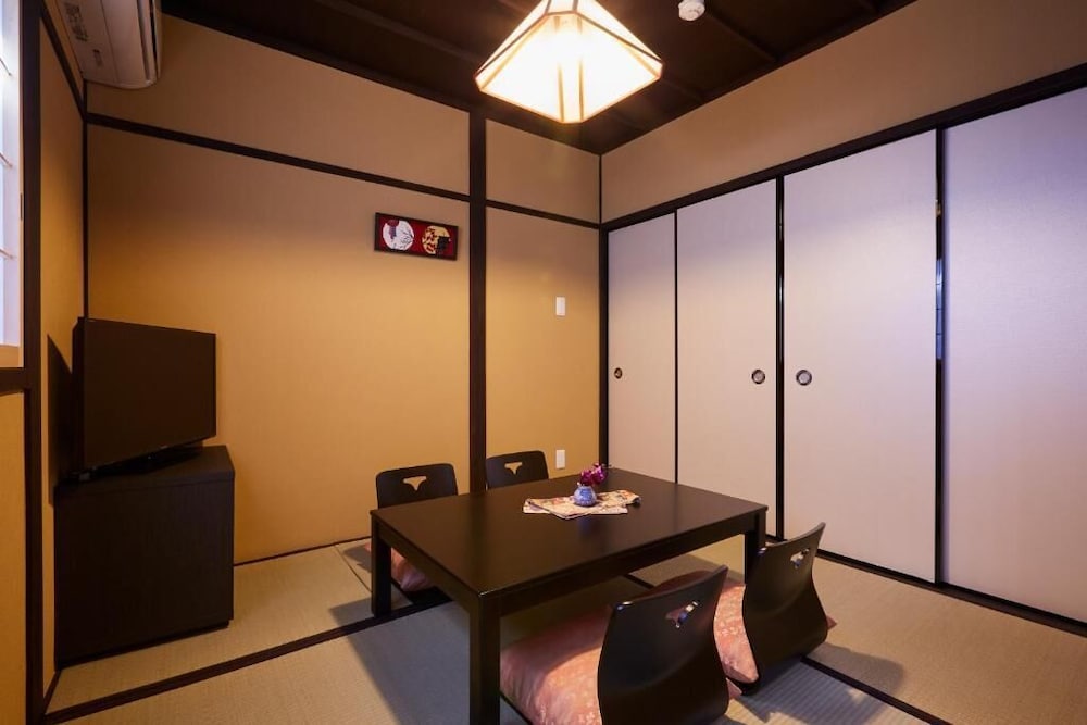 Miro Matsubara Takaseigawa Tei North - Japan