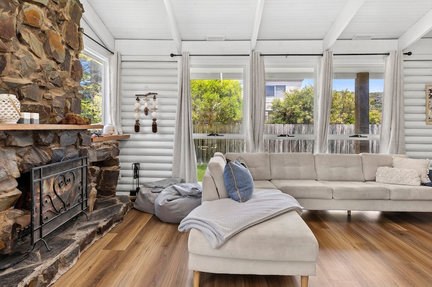 Lonsdale By The Sea - クイーンズクリフ