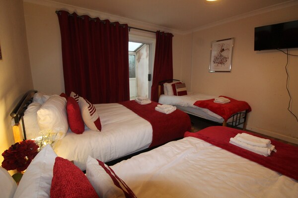 Keswick House Chesterfield - Chesterfield