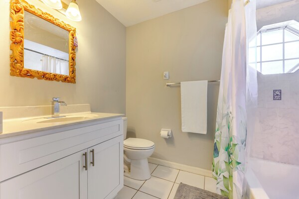 Pet-friendly Palm Coast Home: 8 Mi To Beach! - Palm Coast, FL