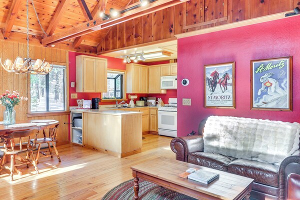 < 2 Blocks To Lake Tahoe: Family Home Near Skiing - Tahoe City, CA