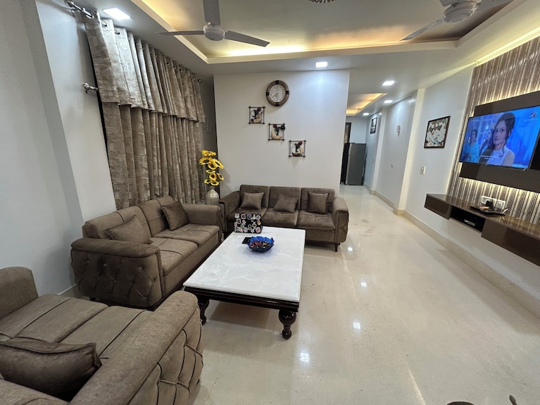 Ashoka Homes-stylish-2 Bhk Apartment In Lajpat Nagar New Delhi With Ac, Wifi - New Delhi