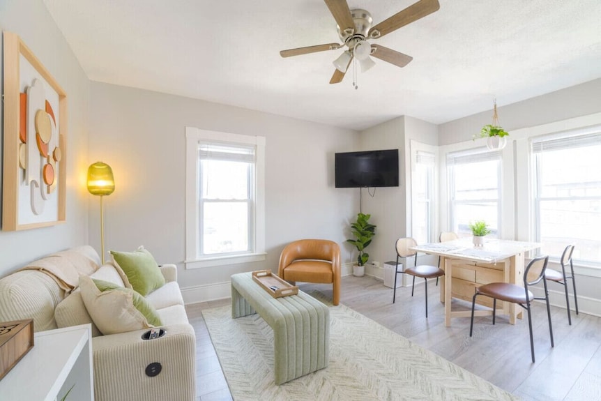 Downtown House Sleeps 10 With 3 King Beds And More - 樸次茅斯