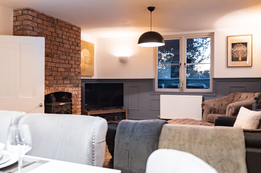 Luxury Cheshire Farmhouse Sleeps 14 - Crewe