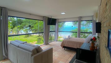 Quarto luxo | Frigobar, Wi-Fi de cortesia, roupa de cama