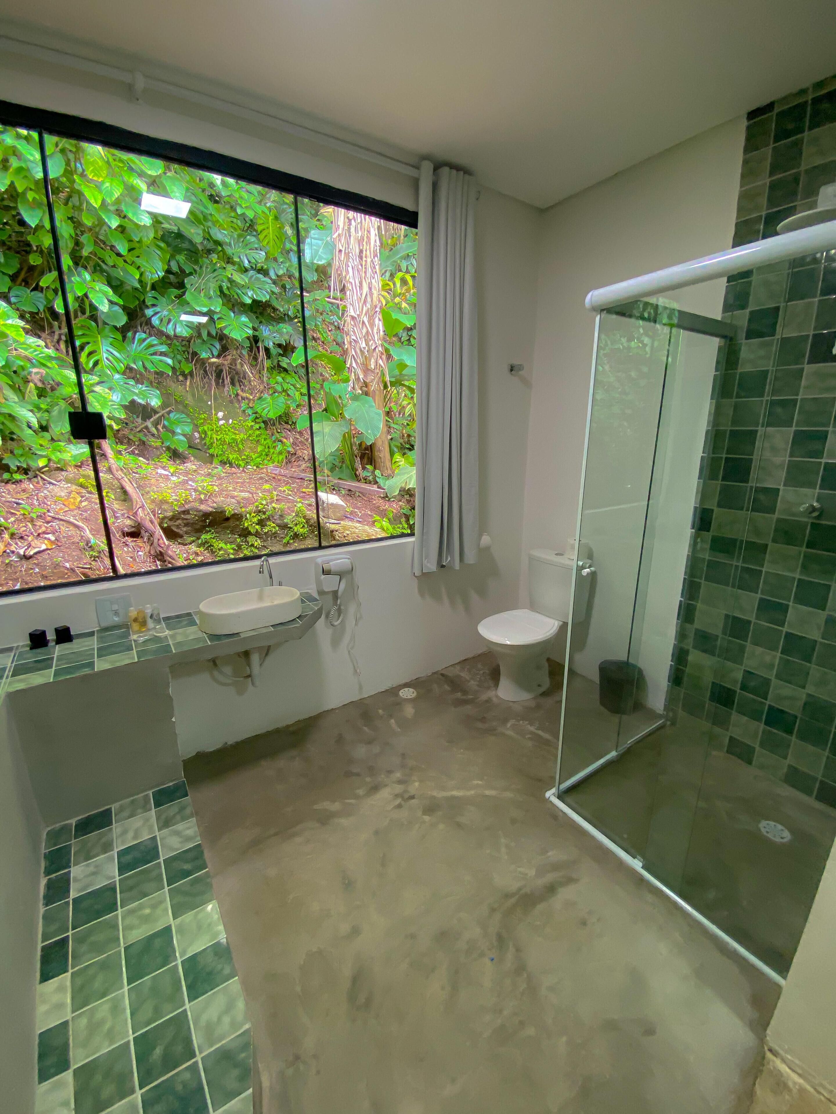 Quarto Deluxe, banheira, vista para a montanha | Casa de banho | Artigos de higiene pessoal grátis, um secador de cabelo 