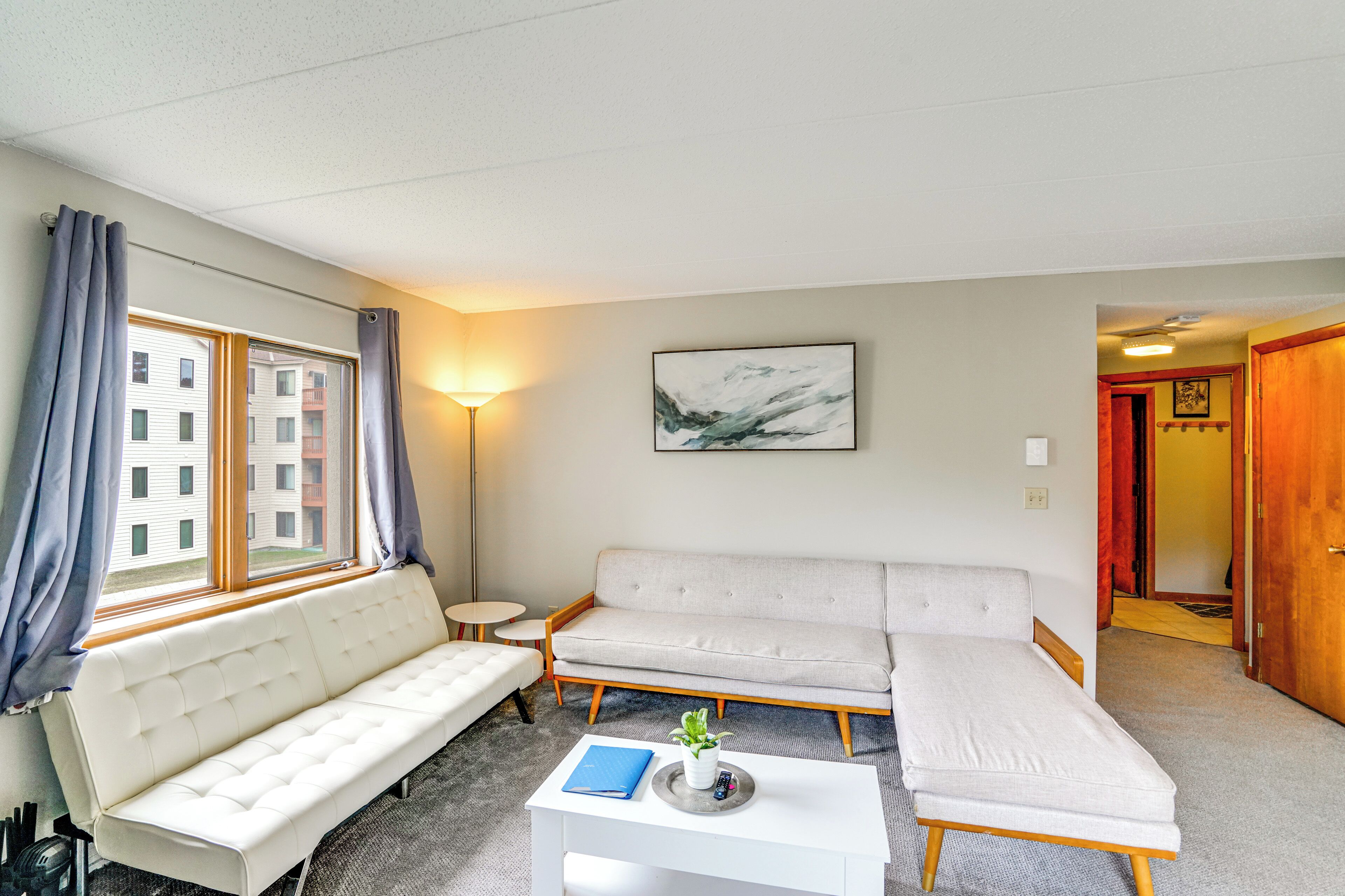 Snow Mountain Condo: Hot Tub + Shuttle To Resort - Vermont