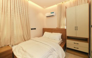 Apartamento | 2 quartos, secretária, secretária adequada para computadores portáteis