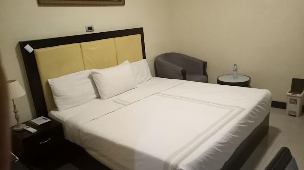 Pura Vida Beach - Lagos