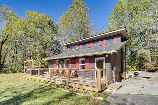 Hot Tub + Game Room: Gatlinburg Family Cabin! - Gatlinburg, TN