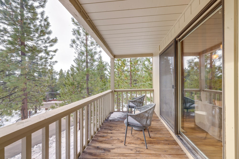 18 Mi To Palisades Ski Resort: Tahoe Area Townhome - Lake Tahoe