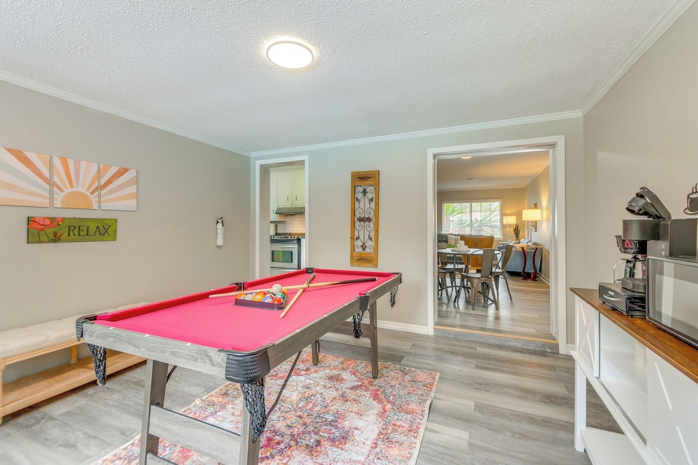 Foosball Games & Al Fresco Dining: Pensacola Home! - Pensacola, FL
