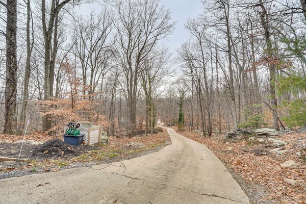 Knoxville Home: On-site Hiking & Outdoor Kitchen! - Maryland (State)
