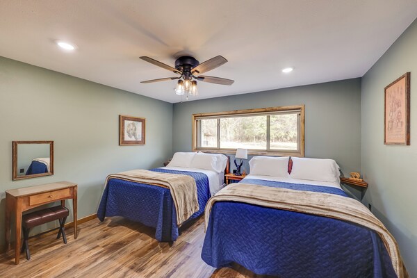 Near Blue Mountain Lake & Atv Trails: Cabin Escape - Mount Magazine State Park, Paris