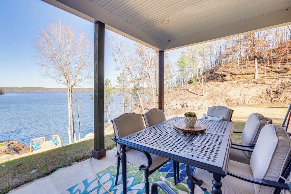 Private Lakeview Haven In Rockford - Alabama