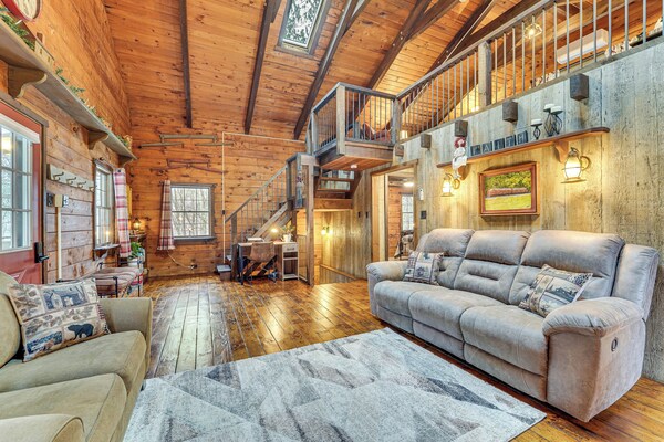 Family-friendly Tyrone Cabin W/ Deck Near Hiking - Altoona, PA