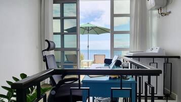 Casa, 3 quartos, sacada | Área de estar