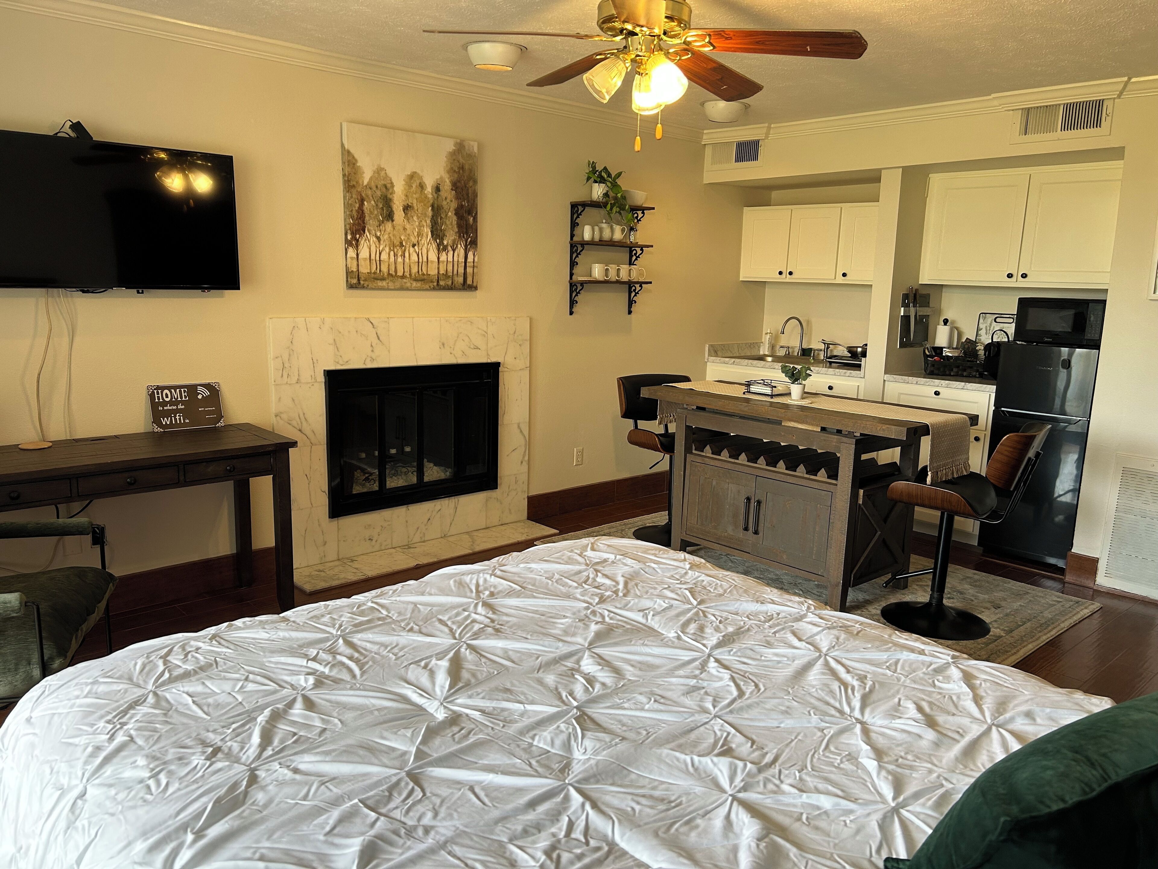 Beautiful Walden Cove, Waterfront, Efficiency  Ground Floor Condo. - Conroe, TX