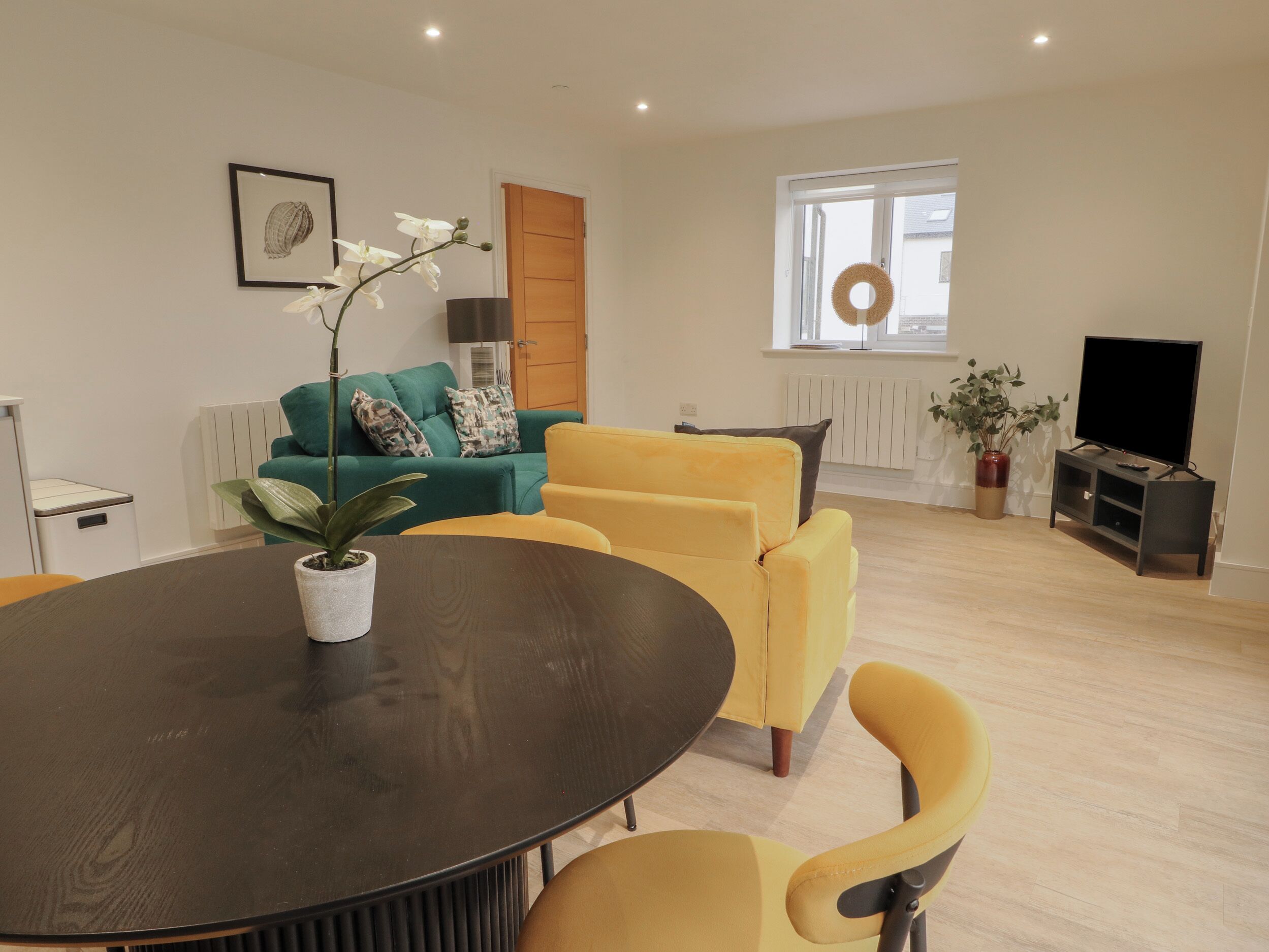 Glynllifon 1, Pet Friendly, Country Holiday Cottage In Benllech - Benllech