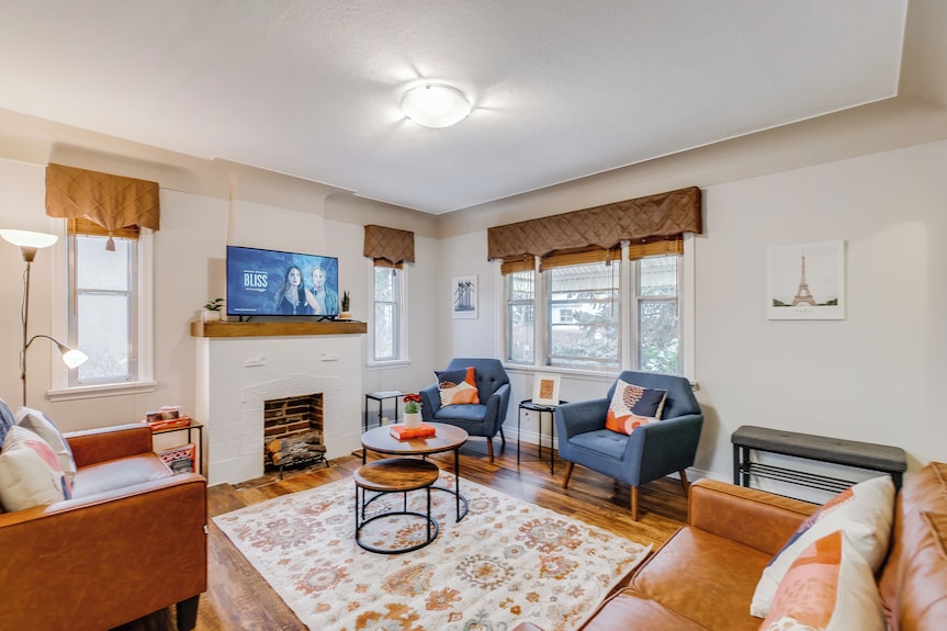 Delton - Character Home In Central Location | Bbq - Edmonton