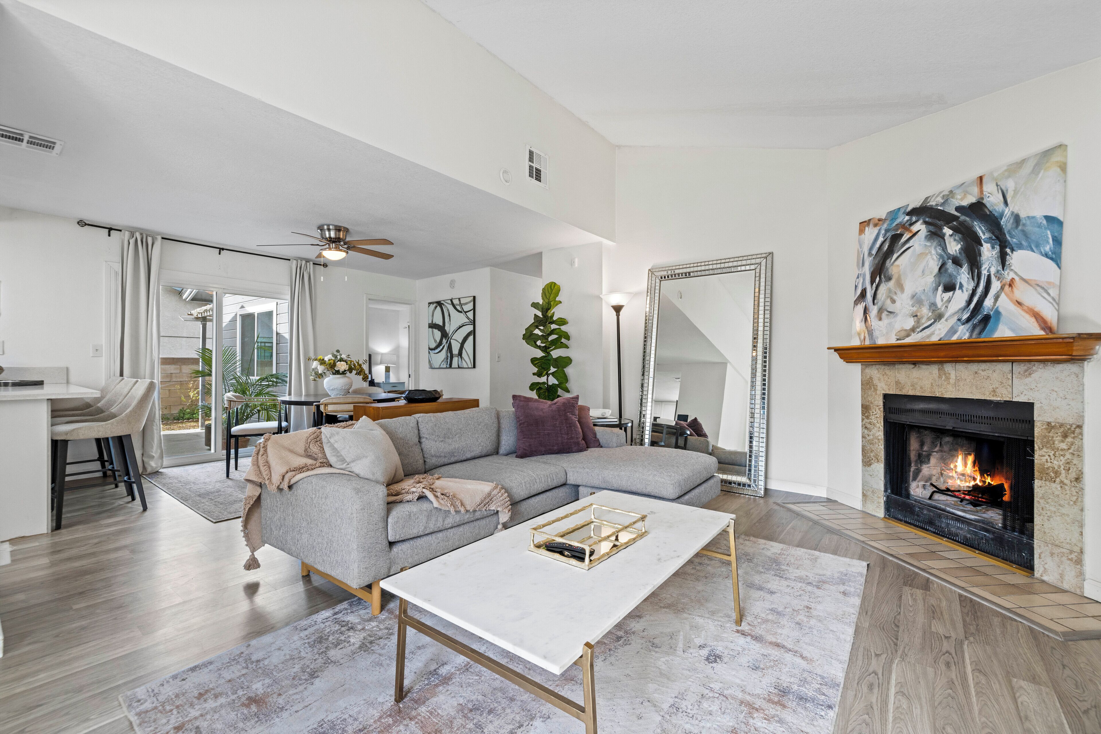 Modern Private 3br/2ba Home & Spacious Yard - Lancaster, CA