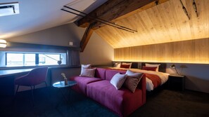Quarto Twin Económico, não fumadores | Minibar com produtos grátis, cofre no quarto, secretária, Wi-fi grátis 
