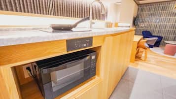 Suite-Estúdio de Luxo | Cozinha privada | Minifrigorífico