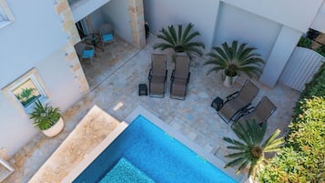 Piscina exterior sazonal