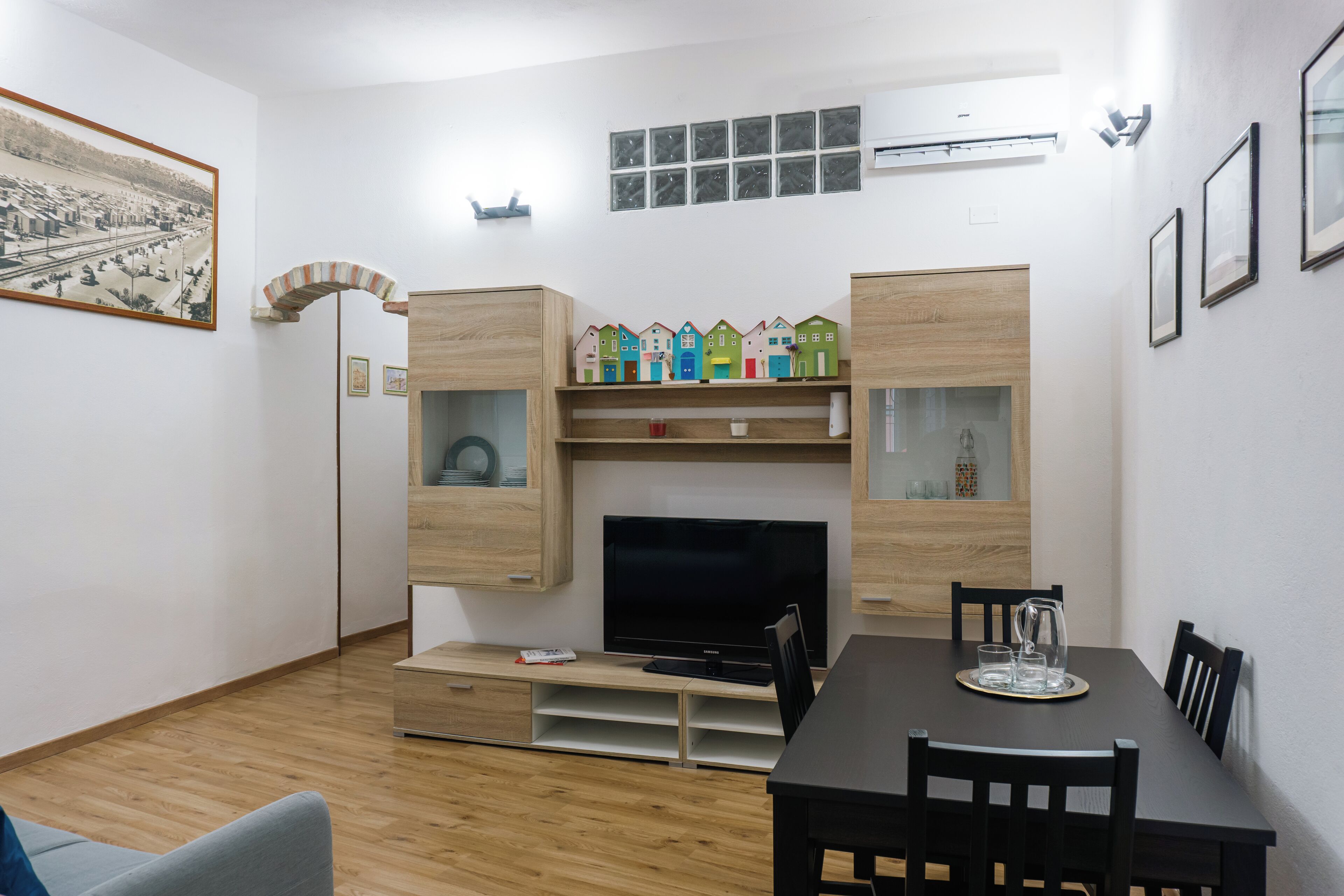 Spacious Apartment Within Walking Distance Of The Historic Center And Shopping Streets - 卡尼亞裡