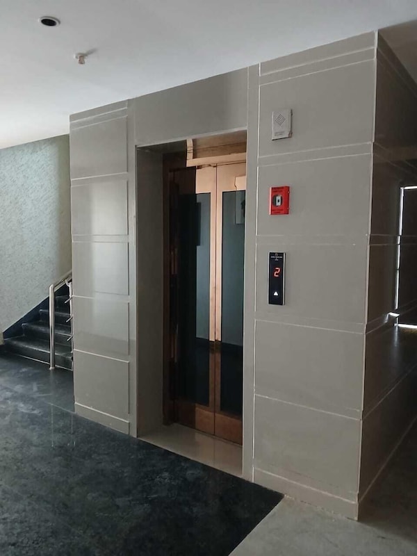 Hotel Tulips Inn By Vkg - Kalaburagi