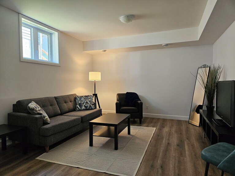 Fabulous 2-bedroom Apartment With Wifi In Kingston West End - Kingston