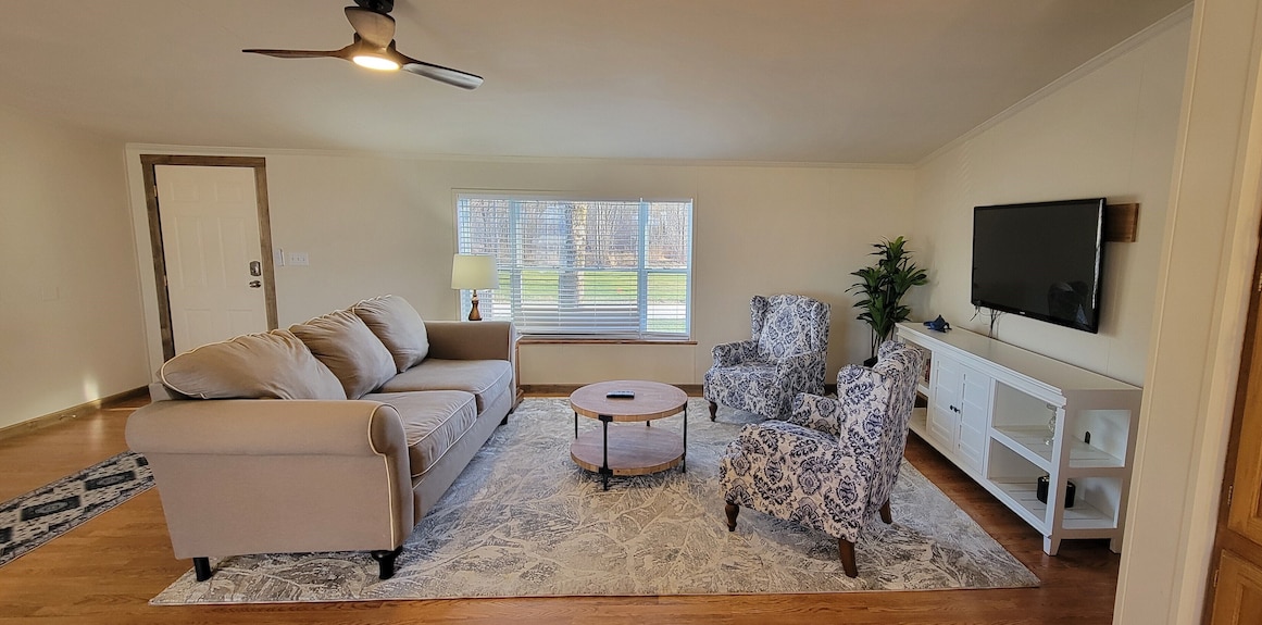 Luxemburg Beachfront Cottage 120ft Private Beach - Door County, WI