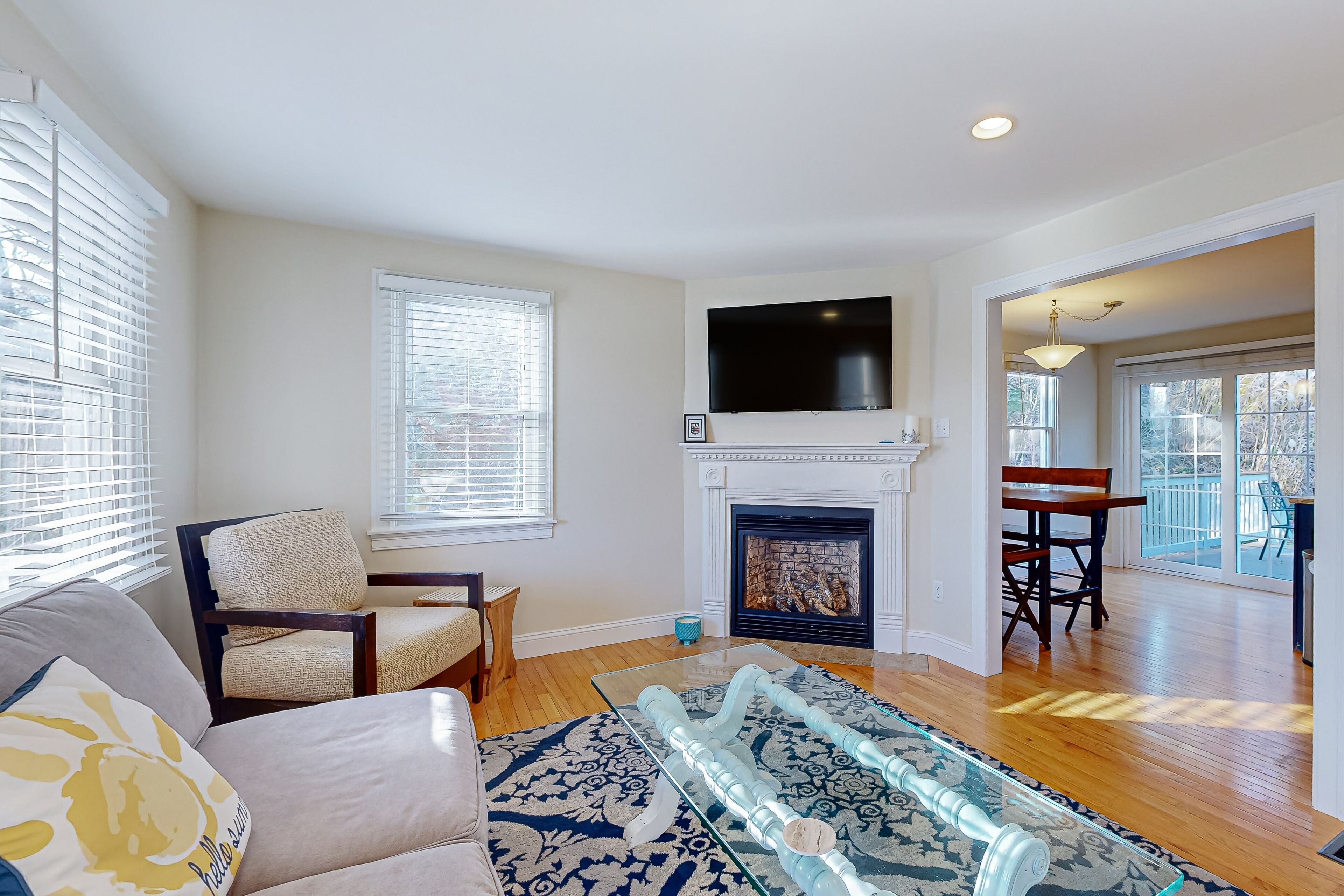 Spacious Home Close To Peters Pond Beach With Porch, Ac, W/d, & Water View - Sandwich, MA