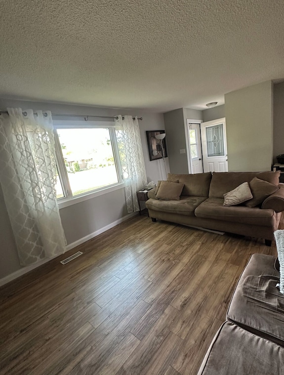 Cozy 3-bedroom House In Amazing The Pas With Wifi, Great For Working Crews - Manitoba