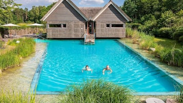 Apartamento clássico, 2 quartos | Piscina | Piscina externa