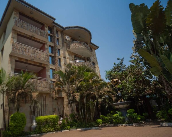 Room-large Room With Free Breakfast - Lubumbashi