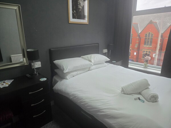 Peekabooze - Blackpool