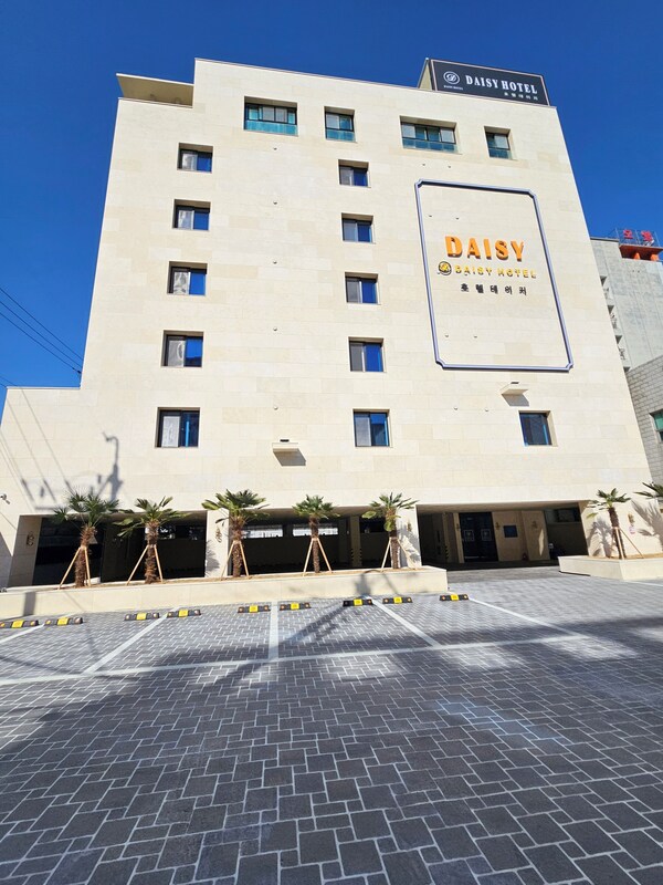 Daisy Hotel - Tongyeong