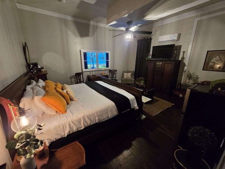 The Daniel Boone Room -Marthasville,mo - Missouri