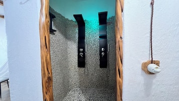 Equalittu | Banheiro | Secador de cabelo, roupões de banho, bidê, piso aquecido