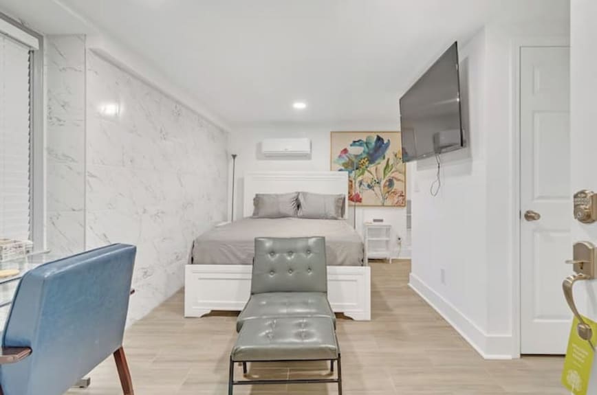 Ocean Breeze Studio Suite - Atlanta